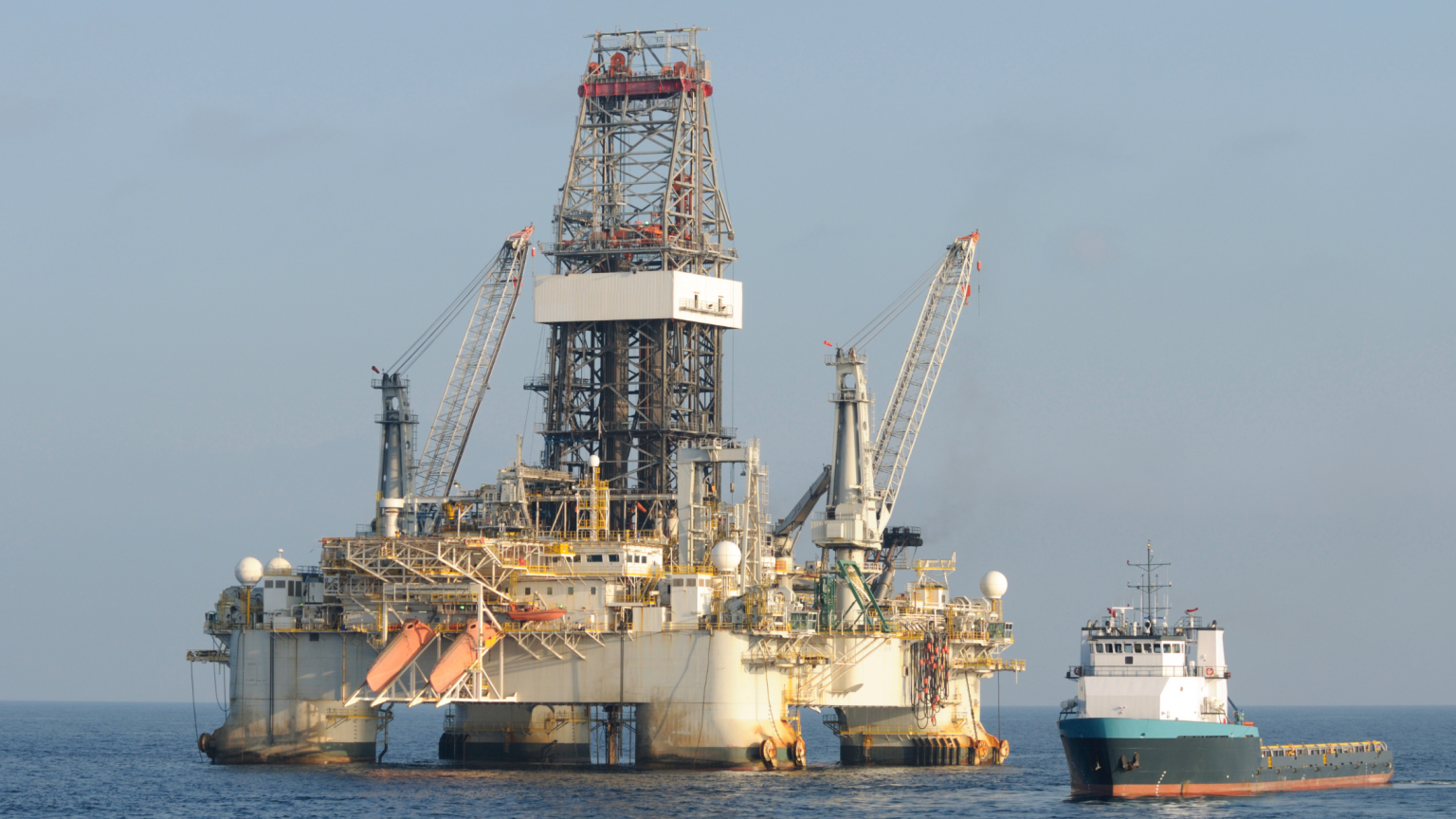 Exploring Deepwater Drilling: Challenges and Advancements